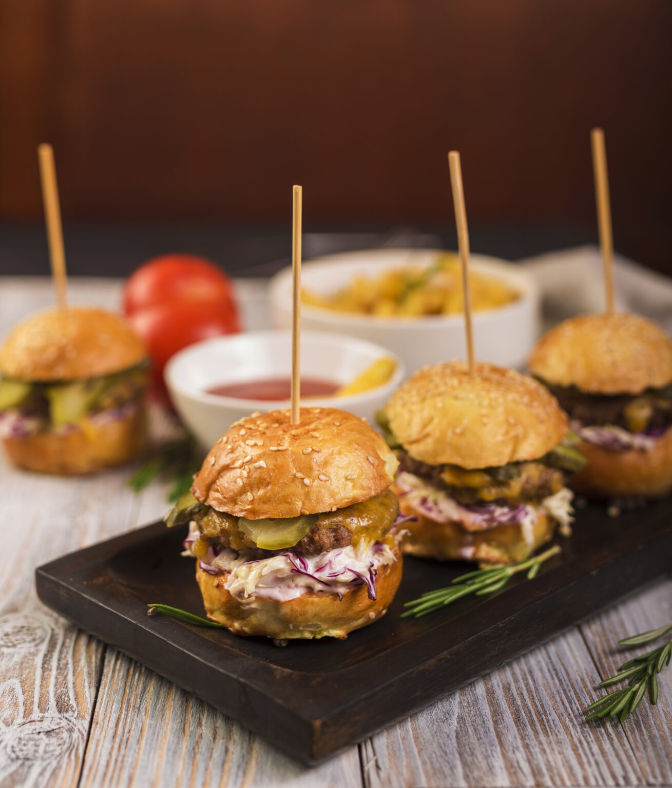 Mini goveji burgerji za piknik, ki jih vsi obožujejo! | Z'dežele